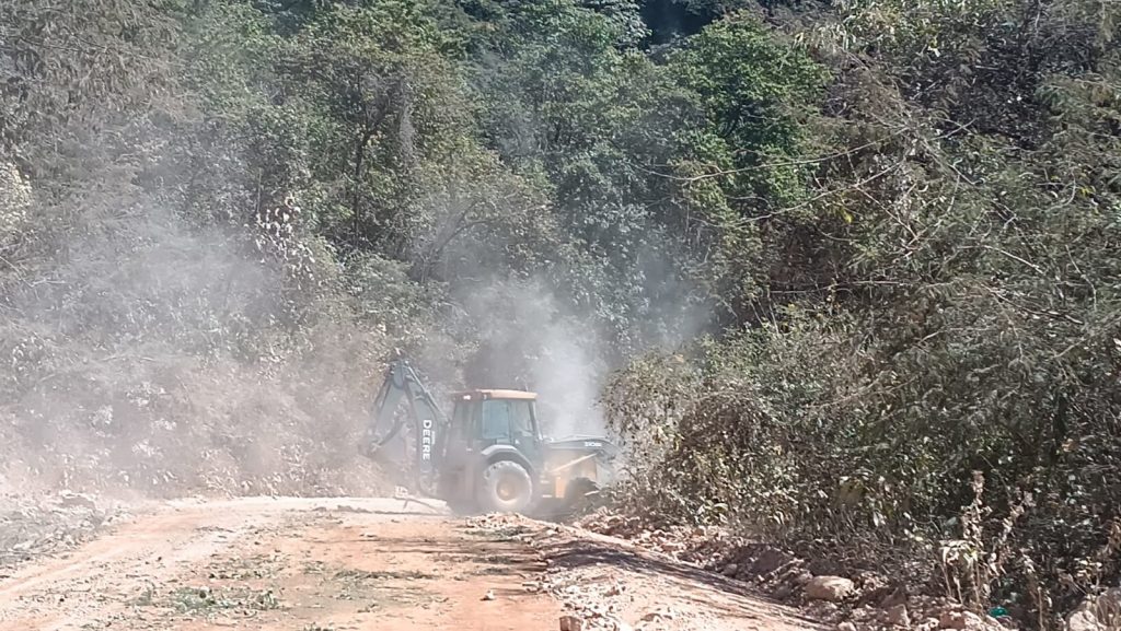 EL SERECA ACONDICIONA LA RUTA HACIA CARAPARÍ EN EL TRAMO CAMPO PAJOSO ...