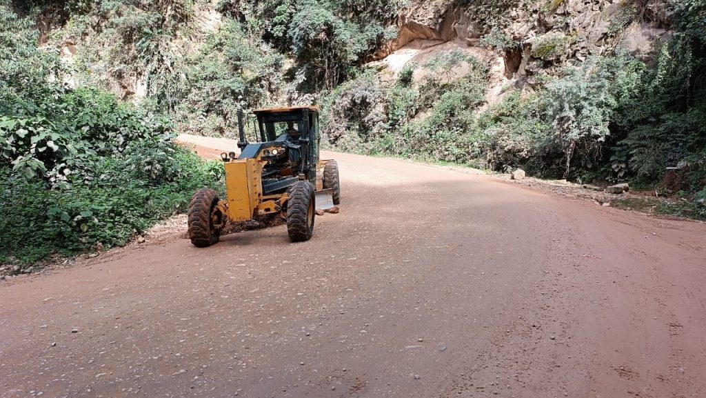 EL SERECA ACONDICIONA LA RUTA HACIA CARAPARÍ EN EL TRAMO CAMPO PAJOSO ...