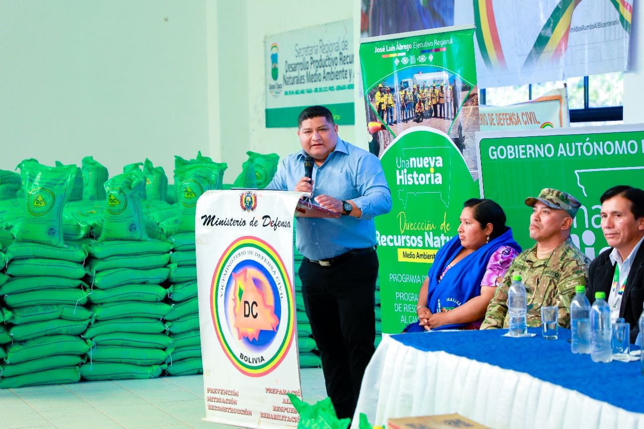VICEMINISTRO y GOBERNADOR ENTREGAN AYUDA HUMANITARIA PARA EL PUEBLO ...